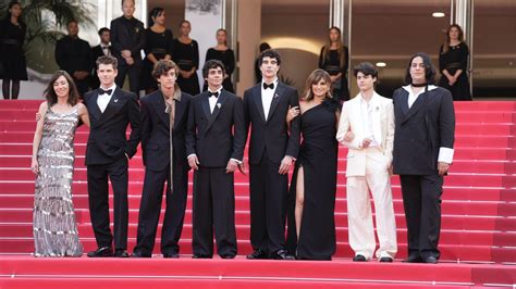 Los Javis Rozan Un Récord Histórico En Cannes Con La Bola Negra Y