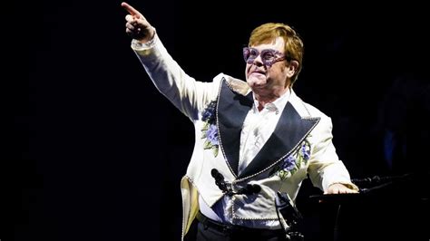 Elton John Says You Should Avoid Doing This If Youre New To Music