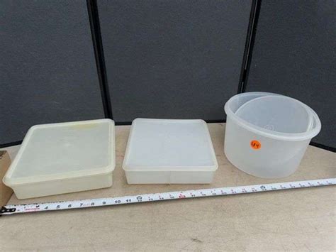 Tupperware Containers • Garage Duck Soup Auctions