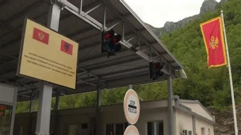 Tre Të Rinj Shqiptarë Rrihen Nga Persona Me Uniformë Ushtarake Në Mal