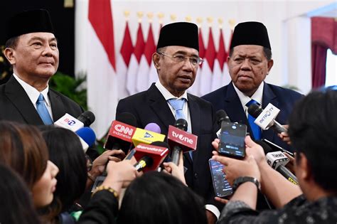 FOTO Pimpinan Dan Dewas KPK Mengucapkan Sumpah Janji Di Hadapan Presiden