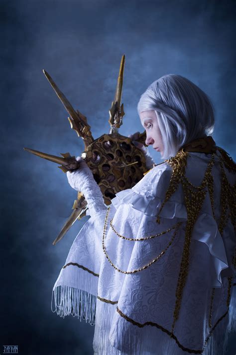 Dark Souls Gwyn Cosplay