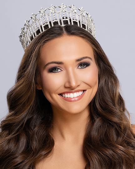 Lindsey Mackeys Instagram Twitter And Facebook On Idcrawl