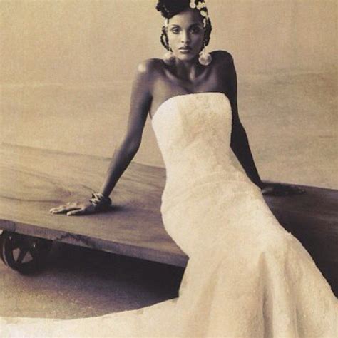 Model Ayan Elmi Sola Rey