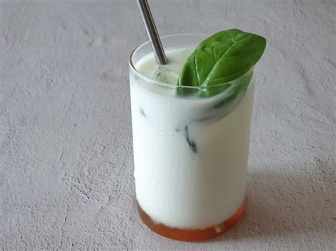 토마토 바질청 활용법 바질 잎 올린 토마토 바질 밀크