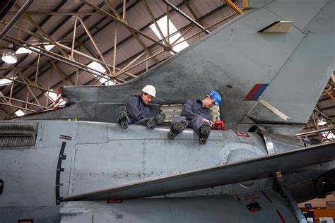 Raf Cosford On Twitter Aircraft Technician Apprentices Reconnecting