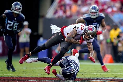Bucs Gain Ground In Nfc South Race With Week 10 Win