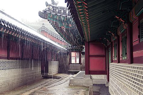 창덕궁 궐내각사에 내리는 비 오마이포토