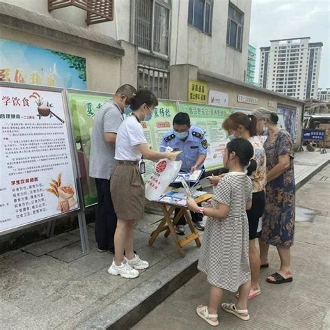 食品安全无小事 上溪镇开展食品安全宣传周系列活动综合市场咨询群众