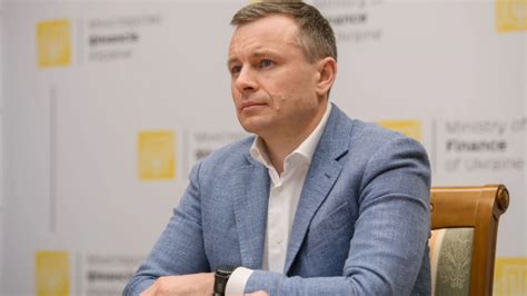 Україна змушена була витратити 4 млрд доларів на закупівлю озброєння через брак обіцяних