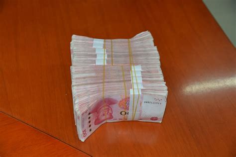安徽欣浩翔食品有限公司在我校开展献爱心活动 安徽省利辛县第一中学