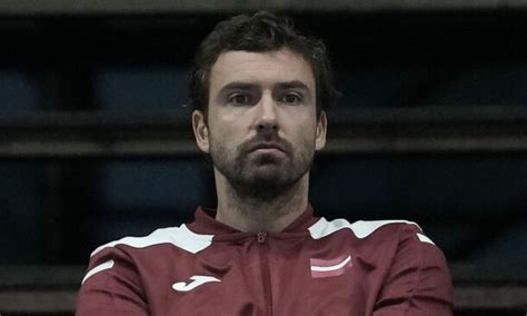 Gulbis Pēc Stāšanās Amatā Lts Kase Bija Tukša Sieviešu Izlasi Uz