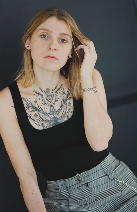 Laurence Nadeau Agence Artistique Alm Le Milieu