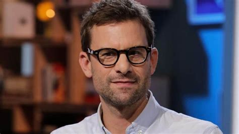 Nicolas Mathieu El Escritor Que Sería El Nuevo Interés Romántico De