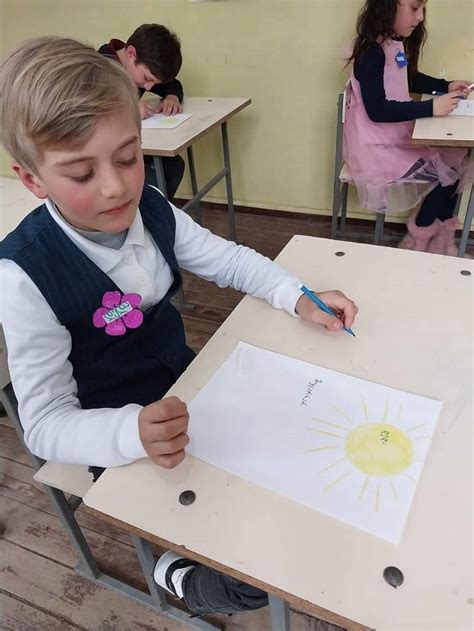 ზემოსურების საჯარო სკოლაში დედის დღეს ღონისძიება მიეძღვნა Etm Ge