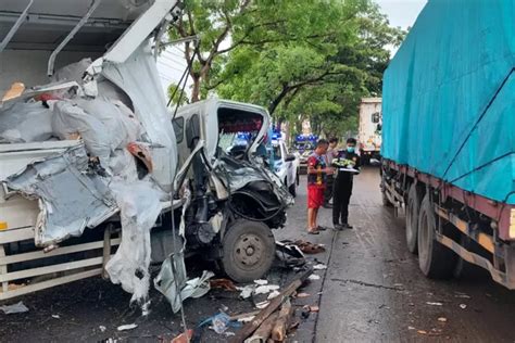 Ngeri Truk Box Vs Truk Tronton Di Pantura Juwana Pati Begini Kondisi