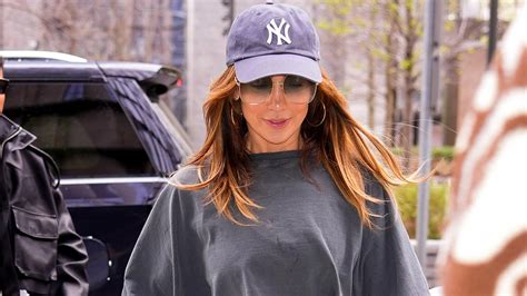 Should You Follow Celebrity Workouts For Your At Home Fitness Routine