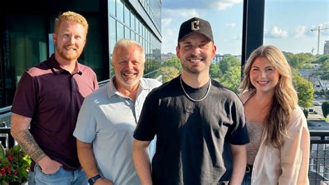 Matt Mcvaney Inks With Round Hill Music