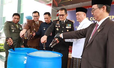 Pj Bupati Tangerang Hadiri Upacara HUT Ke 78 Bhayangkara KORAN PELITA