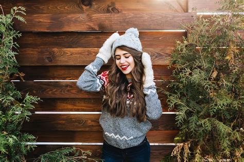 Free Photo Portrait Pretty Girl With Long Hair And Red Lips In