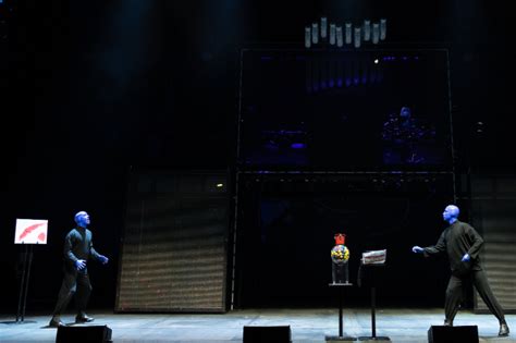 현장en 14년 만에 내한 블루맨 그룹 공연 중 소리질러도 됩니다 노컷뉴스