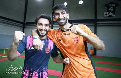 روبوسی و آشتی دو پرسپولیسی پس از درگیری وسط چمن آزادی خبرورزشی