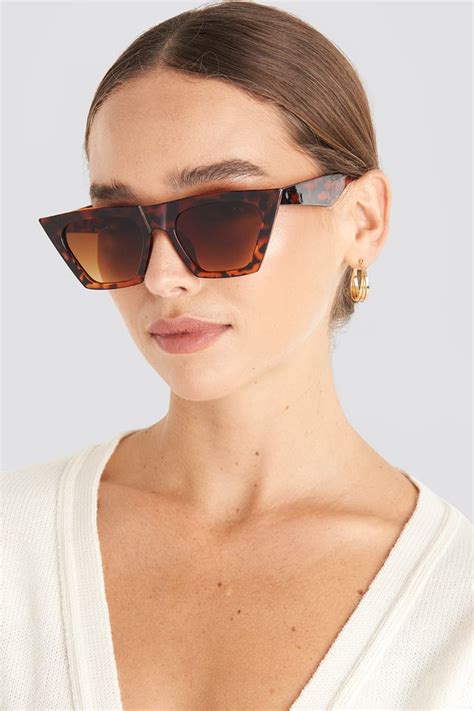 Sharp Square Cateye Sunglasses Black Na