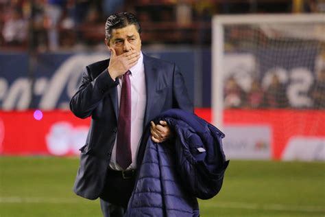 Fueratena Afición De Chivas Está Furiosa Y Pide La Salida Del