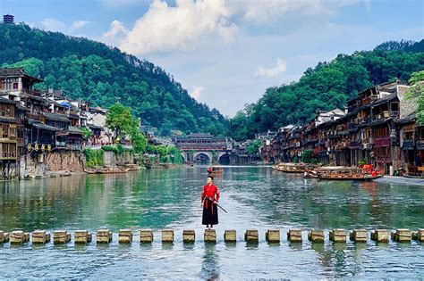 Tour Trung Quốc đường Bộ 2025 Phượng Hoàng Cổ Trấn Trương Gia Giới
