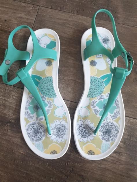 Новые сандалии — цена 500 грн в каталоге Сандалии Купить женские вещи по доступной цене на Шафе