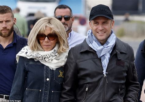 Fears Of French Civil War After Marine Le Pen S Hard Right Victory Daily Mail Online