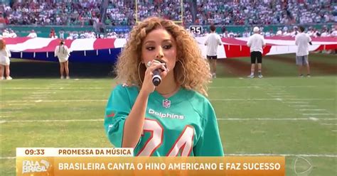 Brasileira Carol Doche Emociona Multidão Ao Cantar Hino Dos Eua Record