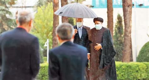 تصویری متفاوت و پربازدید از سید ابراهیم رییسی و قالیباف عکس