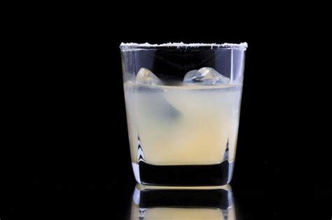 ウォッカはアルコール度数が高い！？ウォッカの楽しみ方を紹介 嗜好品 オリーブオイルをひとまわし