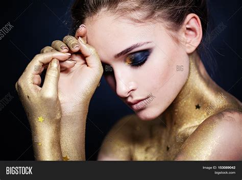 Pretty Woman Fashion Image And Photo Free Trial Bigstock