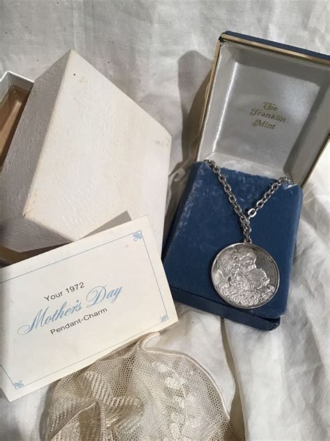Vintage Franklin Mint 1972 Mothers Day Sterling Silve Gem
