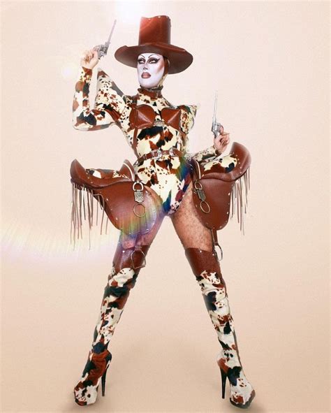 Pythia Drag Queen Outfits Races Fashion Fashion Inspiration Design