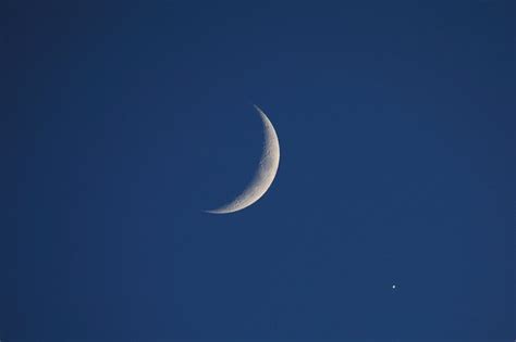 惑星と月の共演が美しい時。日没後のひと時、澄みわたる夜空を眺めてみましょう季節・暮らしの話題 2023年01月20日 日本気象協会