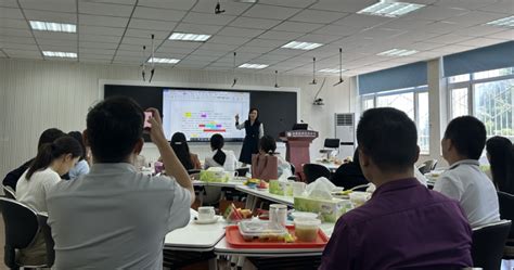 “线上线下混合式课程建设的探索与思考” 教学午餐会顺利举办 信阳师范大学教师教学发展中心