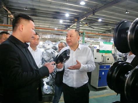 牟傲野赴企业开展“大走访大调研大服务大解题”活动：在关键时刻“扶一把”“送一程”