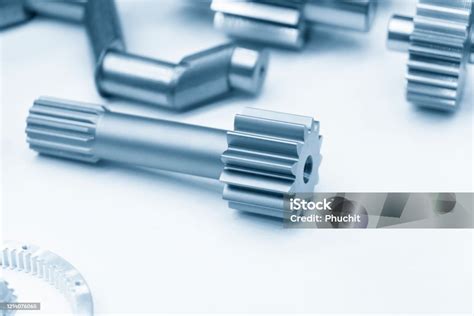 라이트 블루 씬으로 피니온 기어 파트 샤프트의 다양한 타입의 클로즈업 씬 강철에 대한 스톡 사진 및 기타 이미지 강철 개념 고급 Istock