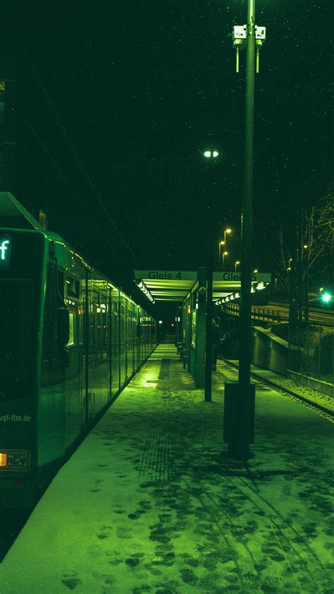 Метро, зеленый, город Обои 2160x3840 Sony Xperia Z5 Premium, XZ Premium ...