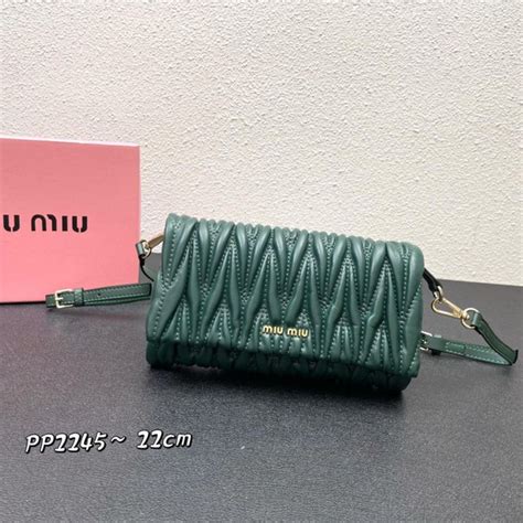 Сумка кондуктора планшет Miu Miu купить с доставкой по выгодным ценам в интернет магазине Ozon