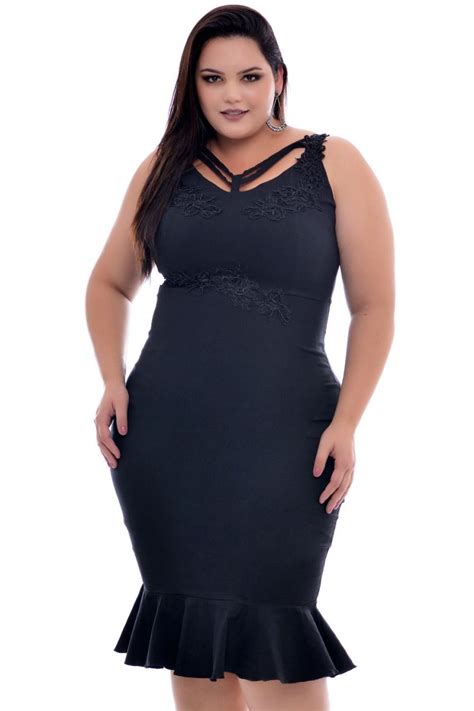 Vestido Plus Size Midi Black Confeccionado Em Bengaline Possui