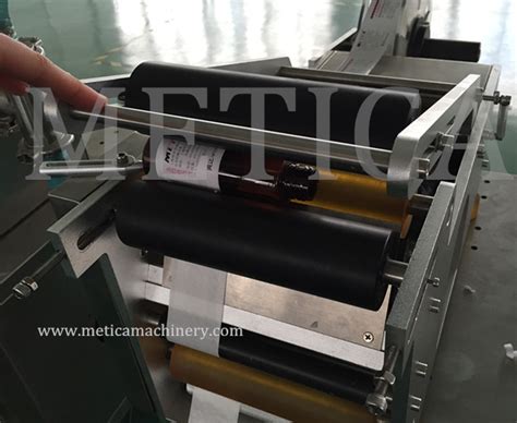 Semi Automatic Round Bottle Labeling Machine Mt 50labeling Machine