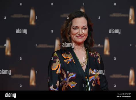 Schauspielerin Natalia Wörner Kommt Zur Gala Und Verleihung Des Deutschen Fernsehpreis In Köln