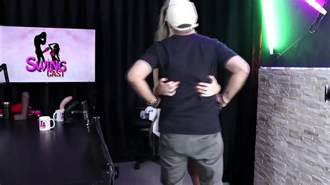 Loira Safada Demonstra O Seu Boqueteand Faz Striperand Mostrando Os Peitos