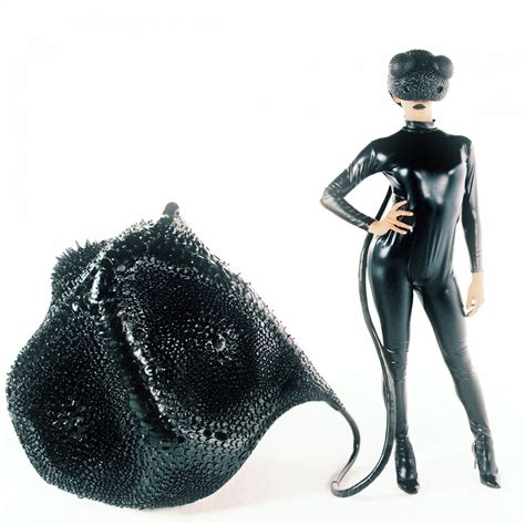 Shape Shifting Cypher Sculpture By Ozel Office Is Controlled By Motion