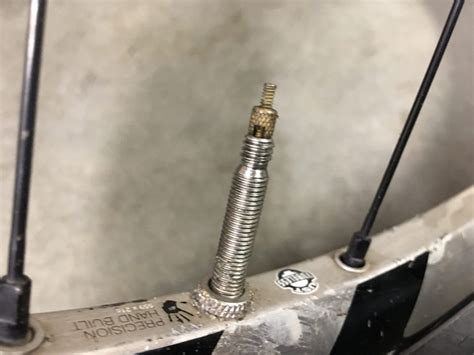 Presta Vs Schrader Valves What S The Difference What S Better Femme Cyclist