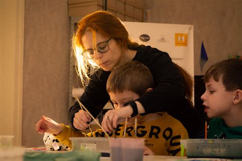 Пліч о пліч психологічна та соціальна підтримка Громадський Простір